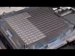 Cina Macchina automatica personalizzata a sei assi per la pulizia degli stampi per stampaggio in vendita