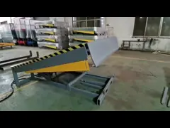China Loading Dock Ramp for Warehouse Loading and Unloading Cargos with Adjustable Height for sale