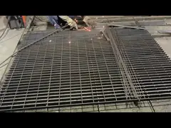China Galvanized Steel Grating Platform 30-60mm Depth with 2-6mm Thickness for Heavy Load Industrial Applications for sale