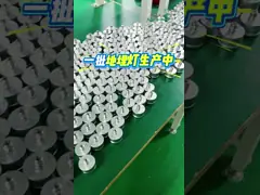 Perché le mie luci a terra a LED scintillano o si attenuano?