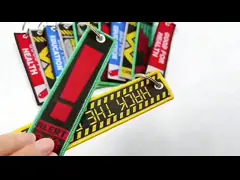 パーソナライズされたカラビナキーチェーン - 丈夫なアウトドアデザイン + 傷防止ファブリックストラップ