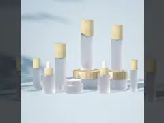 Cina Flacone spray in vetro cosmetico per atomizzatore Attar con logo personalizzato all'ingrosso in vendita