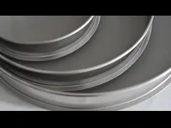 China Stainless Steel Flour Sifter Fine Mesh Flour Sieve Shaker Duster for Baking for sale