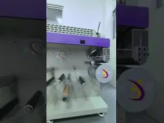 Vorführung der Gießfilmmaschine in der Fabrik