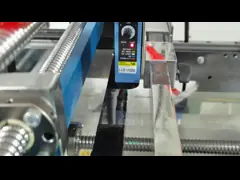 Uhrzeit: Maschine zum Parchen von Fenstern