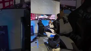 YHY-01.130 3 * 32 Zoll Bildschirm 3 Dof Motion 9d VR Simulatoren des courses