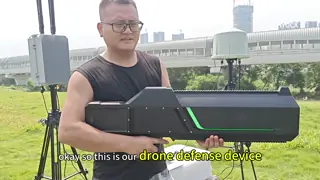 China Handheld Anti Drone Gun 1-3km Distance 2.4GHz 5.8GHz Quick Response Wireless Signal Jammer for sale