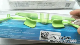 China Dry Field System Adjustable Orthodontic Cheek Retractors Dental With Suction for sale