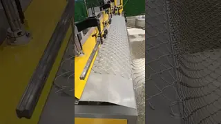 China Diamond Wire Mesh Chain Link Fence Weaving Netting Making Machine for Baseball Field Protection for sale