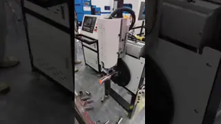 China Fiber Laser Metal Tube Laser Cutting Machine with ±0.02mm Repositioning Accuracy and Fully Enclosed Protective Cover for sale