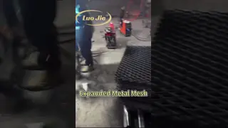 China Black Expanded Metal Mesh Sheet For Wall Reinforcement 1.22*2.44m for sale