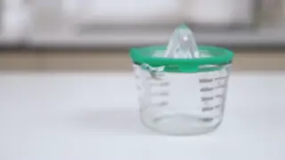 China IKOO Lemon Orange Juicer, Manual Hand Squeezer, Glass Citrus Reamer, Lemon and Lime Manual Squeezer, Kitchen tool, Ounce Measuring Cup for sale