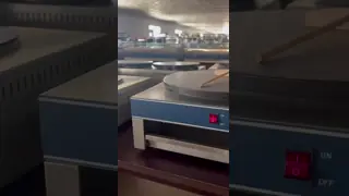 China Commercial Electric Crepe Maker with Stainless Steel Construction, 400mm Non-Stick Heating Plate, and Adjustable Thermostat Control for sale