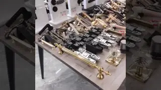 China American Style Corner Door Hinge 180° Zinc Alloy for 35-45mm Doors with 40kg Capacity and 850mm Width for sale