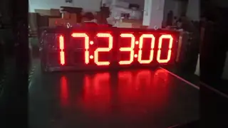 China Outdoor Waterproof 24 Inch Digital LED Street Clock with Time and Temperature Display for sale