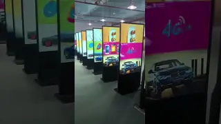 Indoor 65 inch Touch Screen Advertising Kiosk Floor Stand Digital Signage