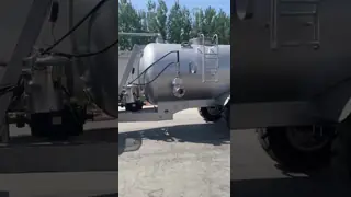 China High-Strength Steel Tank Liquid Fertilizer Spreader with 10m Spraying Width and Vacuum Pump System for Efficient Farm Trailer Use for sale