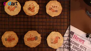 China High Speed Industrial Food Printer Machine S542 Edible Ink On Cake Chocolate for sale