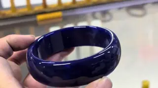 Shellac varnish on resin products of uv line