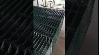 China Electro Galvanized Wire Mesh Fence 2.5mm Wire 50x100mm Mesh for sale