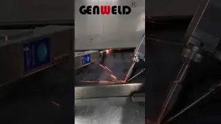 China Horizontal Handheld Laser Welding Machine with 220V±10% Power and 50Hz Frequency for Precision Metal Part Welding for sale