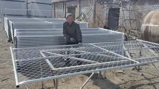 China 50m PVC Coated Chain Link Fence Galvanized Chain Link Fence Customized for sale