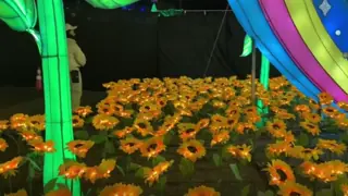 China Giant Santa Claus Christmas-themed Lantern, Outdoor Holiday Display 3D Santa Claus Decoration for Festive Scenery for sale