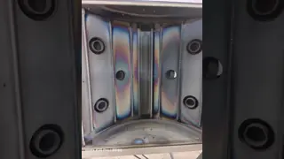 Demonstration of magnetron sputtering vacuum coating machine