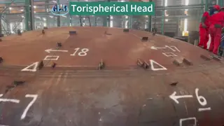 Large torispherical heads are customized to adapt to complex working conditions.