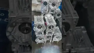 China ODM Supports Nmrv 030 040 050 Worm Gearbox for Aluminum/Cast Iron Transmission Gear Drive for sale