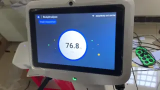 China Hand Foot Electrodes 8 Point Multi Language QR Code Sharing Body Analyzer Machine for sale