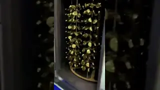 Stainless steel products with vacuum-coated aluminum film