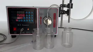 Liquid filling machine