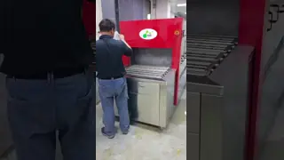 Tunnel-type cage washer for animal laboratory equipment