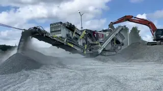 Mobile Portable Stone Crusher Equipment--