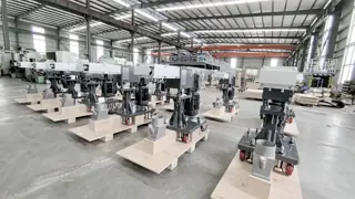 Reinforced air extraction side feeder
