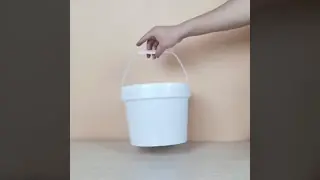 7L Plastic Paint Bucket With Lid Handle