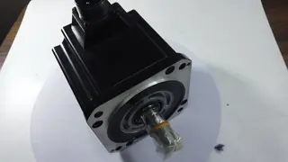 Mitsubishi HF-SP524 AC Servo Motor 500W MELSERVO-J3 400V — Product Showcase