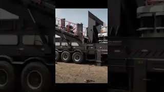 Vehicle-mounted sand and gravel processing equipment