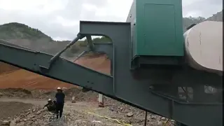Tracked mobile crushing station