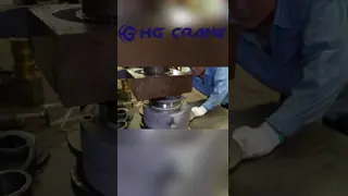 Assembly of the drive wheel axle for crane