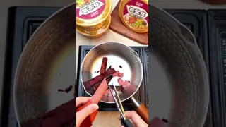 Cooking stir fried noodles in this way is really delicious