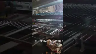 How 3D Bending Curves Welded Mesh Machine Produce For 3.5mm GI Wire