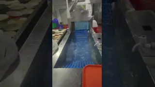 Soaking tank for commercial dishwashers