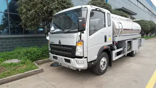 HOWO 4x2 RHD Mobile Refueling Tanker with Mirrored Aluminum Alloy Tank