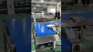 Flat conveyor belt