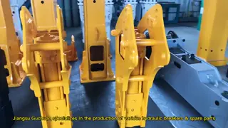 Guchuan R75 Banana Type Fully Hydraulic Breaker 410kg With 75mm Chisel  6-9 Tons Excavator