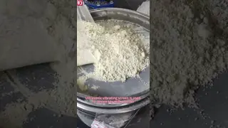 Ultrasonic vibrating screen is used to screen soy milk powder.