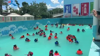 Commercial Simulator pool with vacuum wave-making equipment