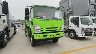 I-suzu 700P 4x4 Right Hand Drive Compactor Garbage Truck